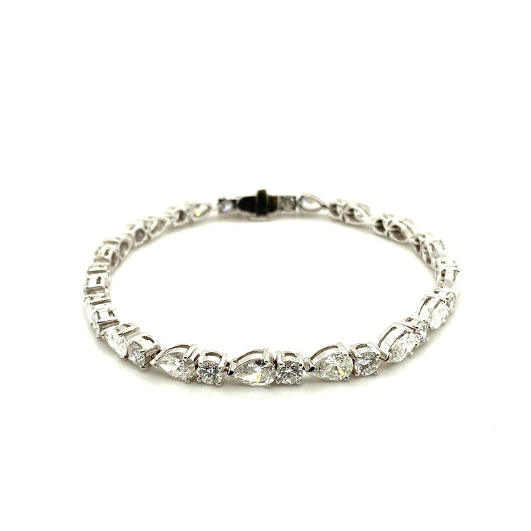Classic Diamond Line Bracelet in 18 Karat White Gold For Sale at 1stDibs
