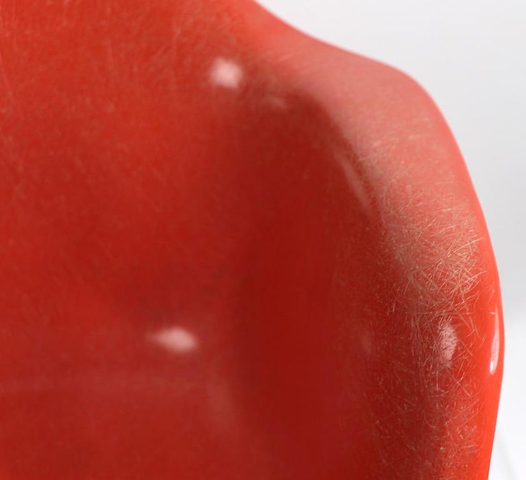 Classic Eames Fiberglass Chair at 1stDibs