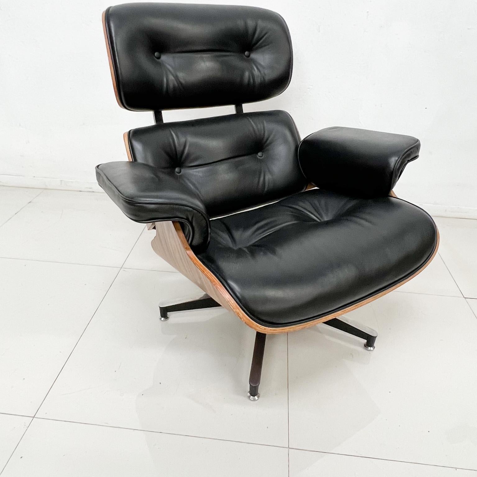 Classic MCM Eames Style Modern Contemporary Lounge Chair and Ottoman ...