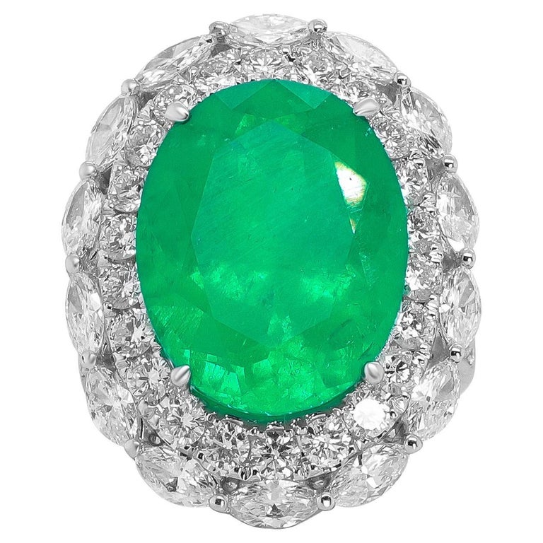 Classic Oval-Cut Emerald with Marquise and Round White Diamond 18k ...