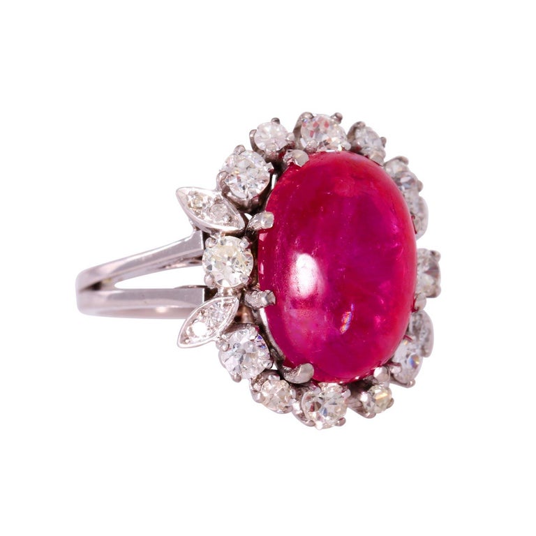 Classic Ring with Ruby Cabochon Approx. 7 Ct For Sale at 1stDibs