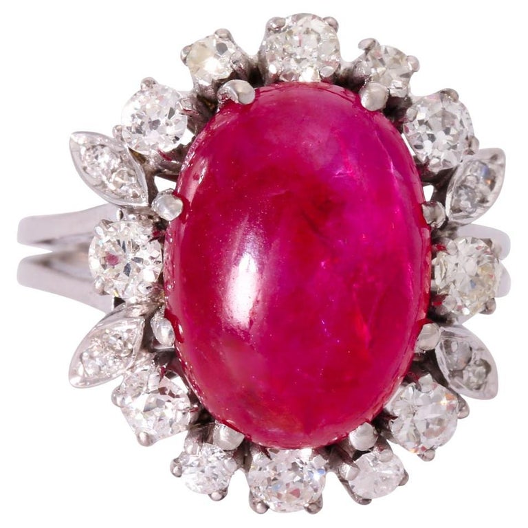 Classic Ring with Ruby Cabochon Approx. 7 Ct For Sale at 1stDibs