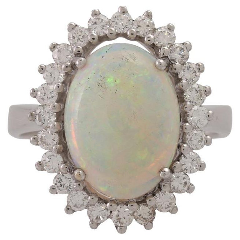 Classic Ring with Fine Opal For Sale at 1stDibs