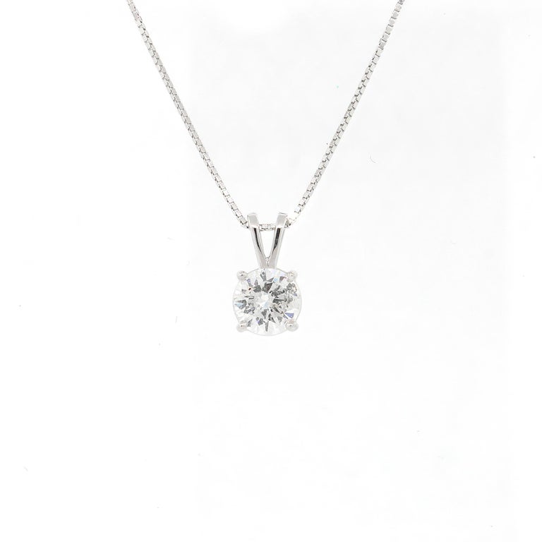 Classic Round Cut Diamond Single Pendant Necklace For Sale at 1stDibs