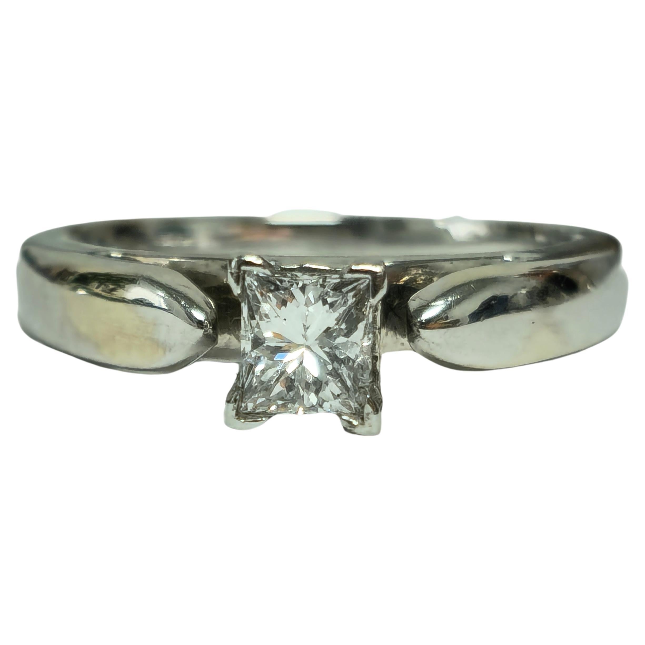 Classic Solitaire Diamond Engagement Ring 14K Gold For Sale at 1stDibs