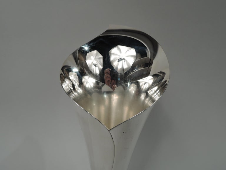Classic Tiffany Mid-Century Modern Abstract Calla Lily Vase For Sale at ...