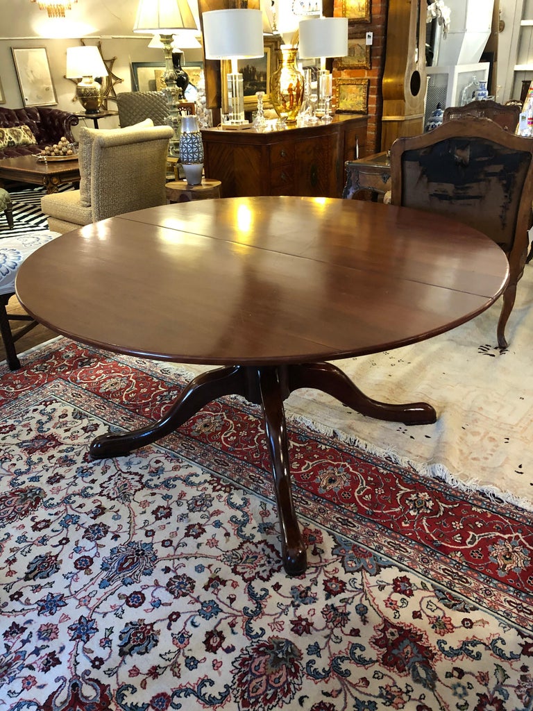 Classic Traditional Round Cherry Dining Table Extending to Large Oval ...