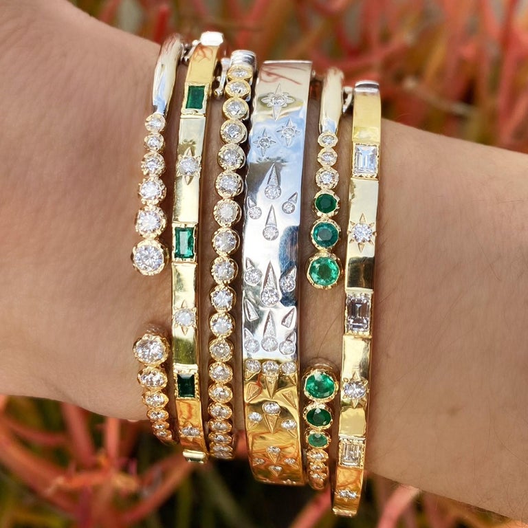 Classic Two-Toned Emerald and Diamond Bangle For Sale at 1stDibs