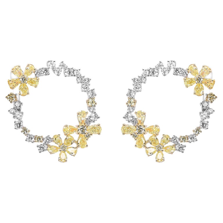 Klassischer Ohrring aus 18 Karat zweifarbigem Gold mit gelben und weißen Diamanten als Akzente ...