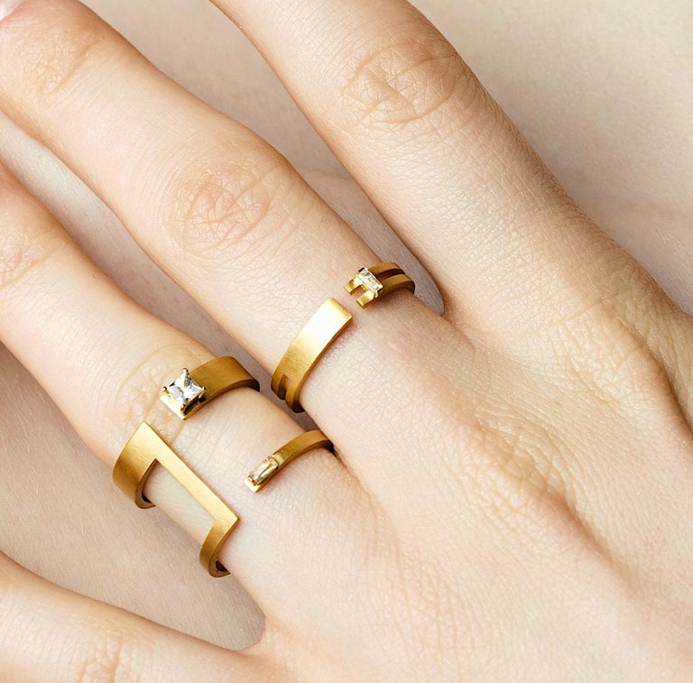 Clear Sapphires 18-Karat Yellow Gold Open Line Ring For Sale at 1stDibs