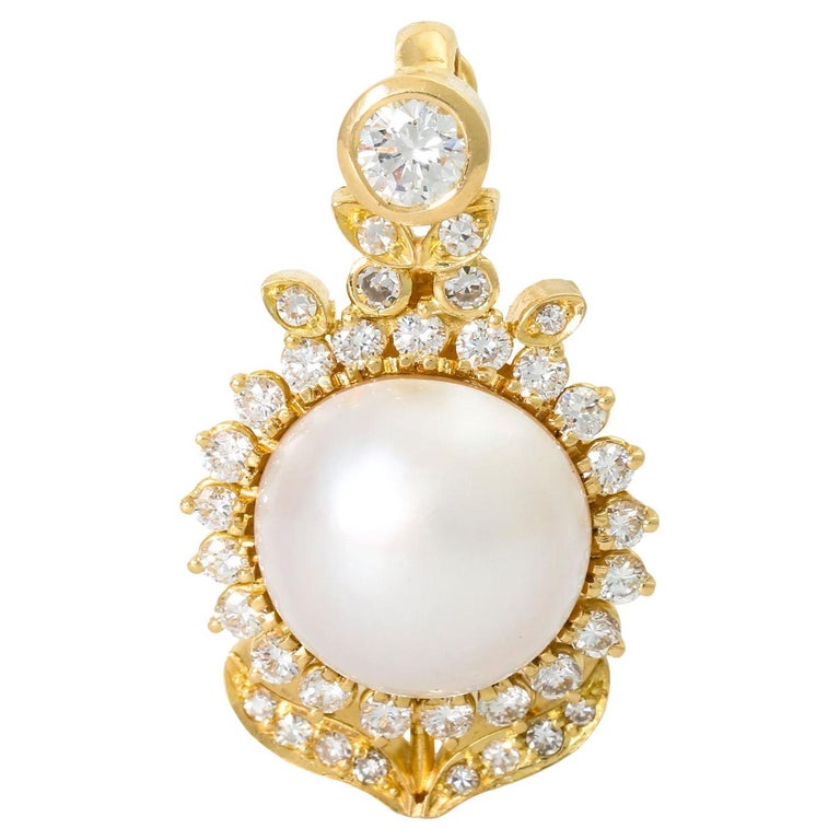 Clip pendant with Mabe pearl and diamonds total approx. 0.7 ct, For ...