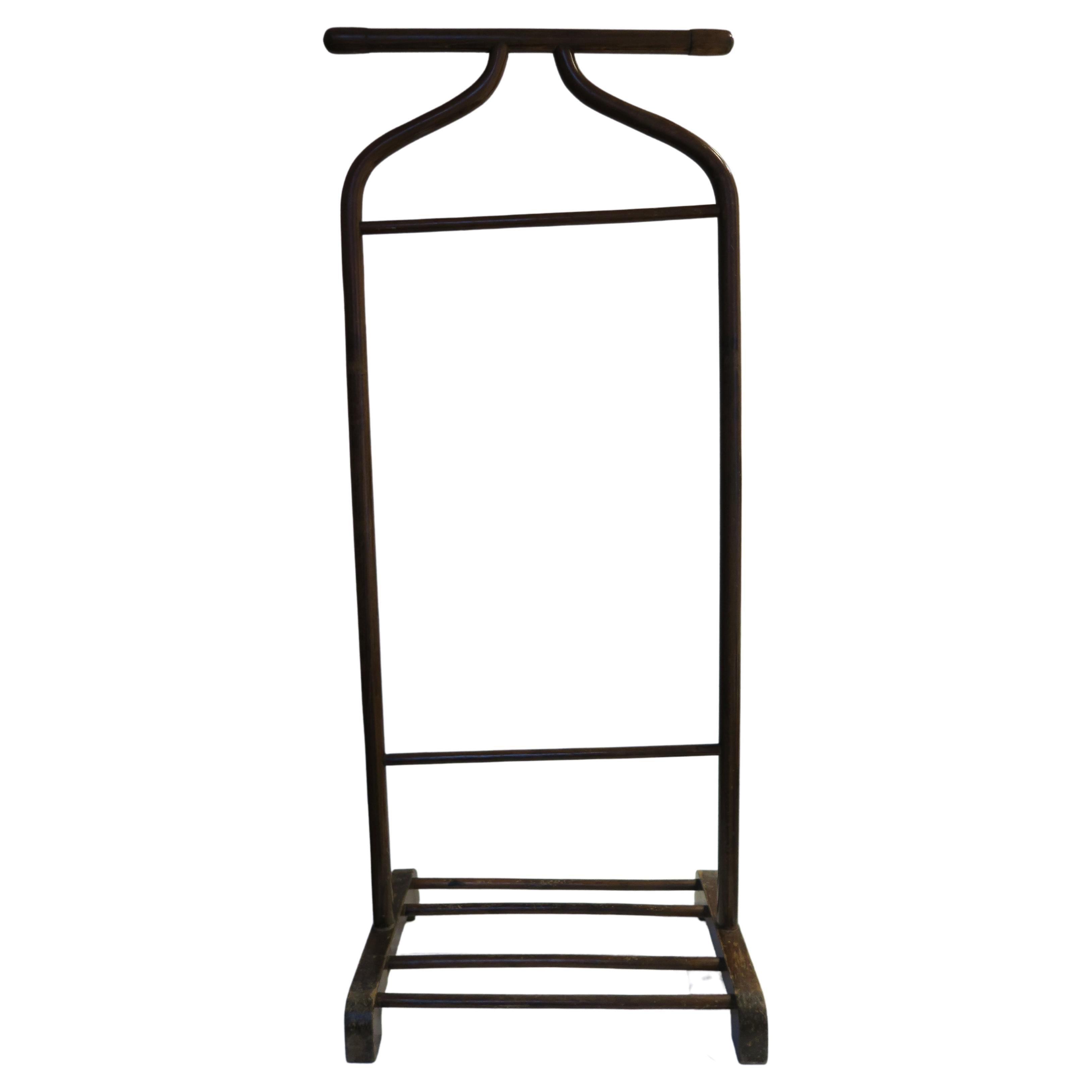 Idealista, Contemporary Valet Made of Canaletto Walnut Wood, by ...