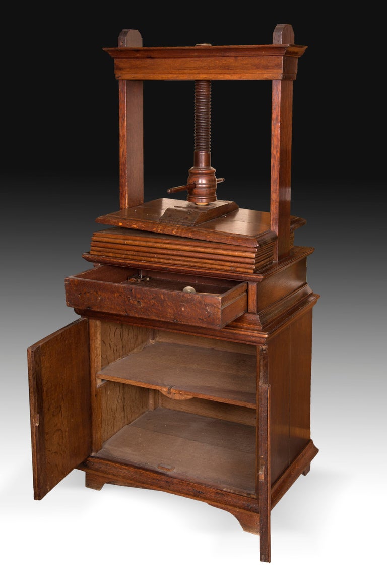 Clothing Press in Oak Wood, Holland, 19th Century For Sale at 1stDibs