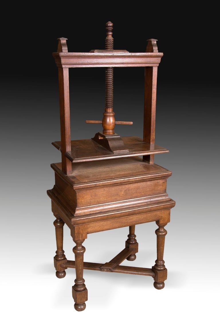 Clothing Press in Oak Wood, Holland, 19th Century For Sale at 1stDibs