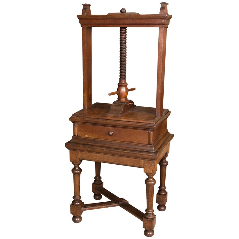 Clothing Press in Oak Wood, Holland, 19th Century For Sale at 1stDibs