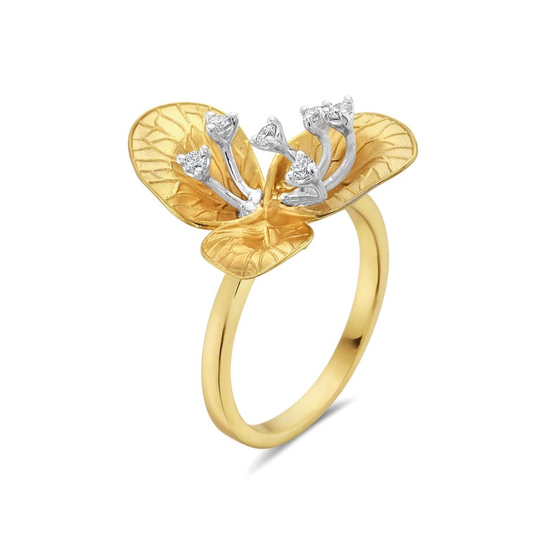 Clover Leaves Shaped Carved Ring Made in 14k Yellow Gold with Diamond ...