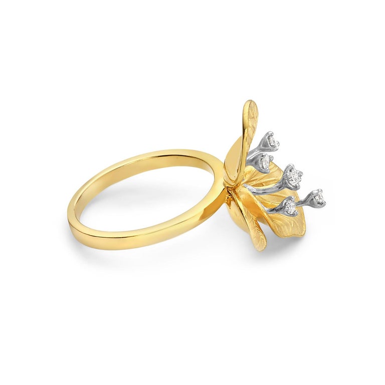 Clover Leaves Shaped Carved Ring Made in 14k Yellow Gold with Diamond ...