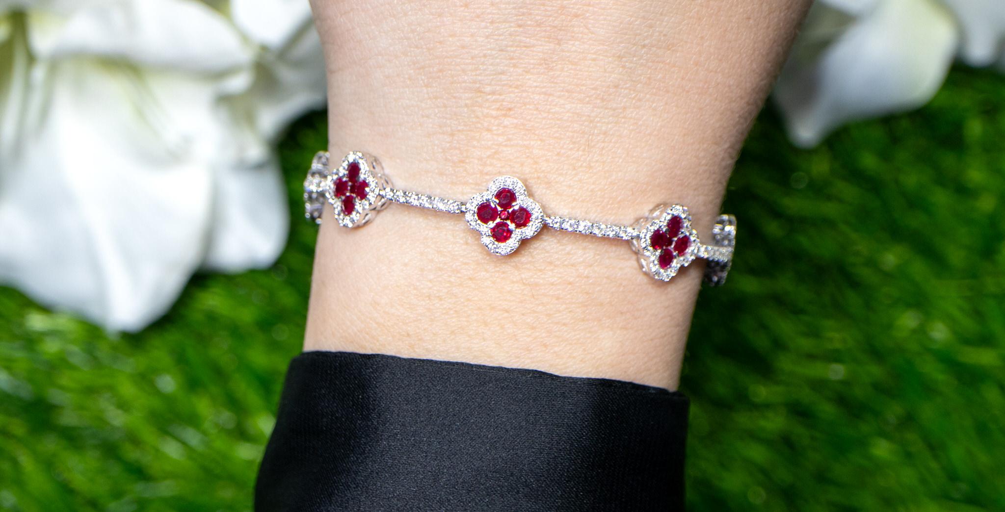 Clover Ruby Bracelet Diamond Links 6.47 Carats 18K White Gold For Sale at 1stDibs