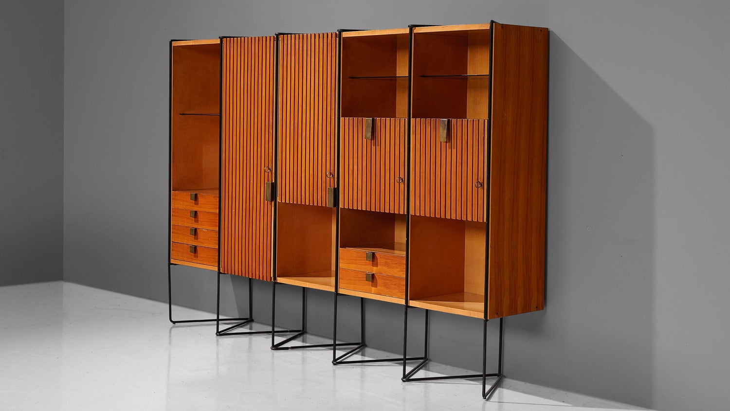 1stDibs: Antique and Modern Furniture, Jewelry, Fashion & Art