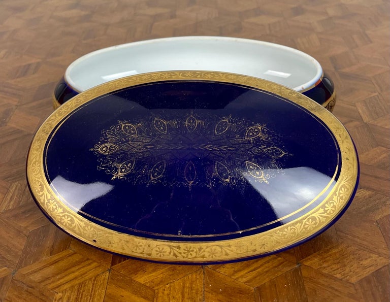 Cobalt Blue Porcelain Box For Sale at 1stDibs