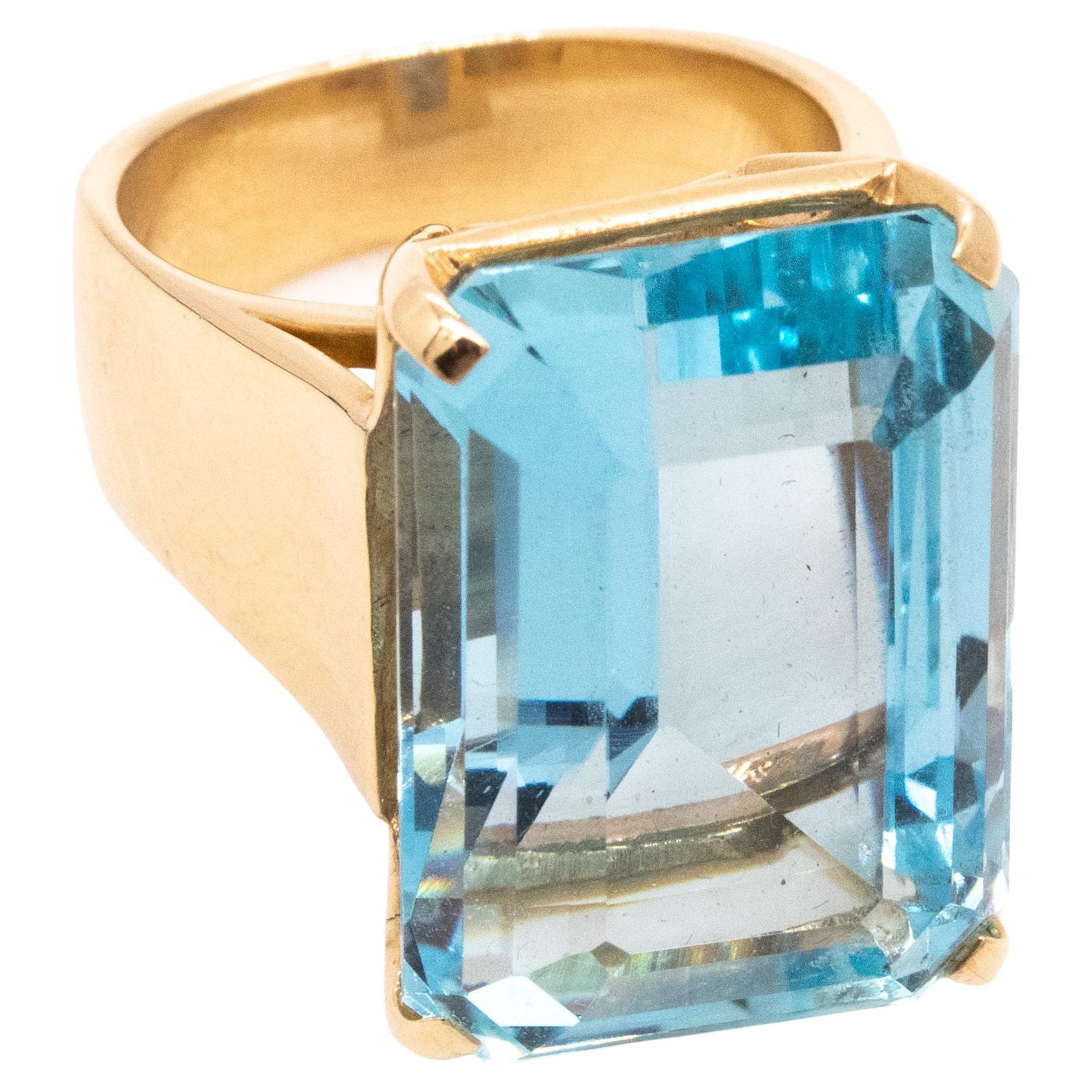 Cocktail Ring in 18Kt Yellow Gold with 24.66 Cts Aquamarine Gemstone ...