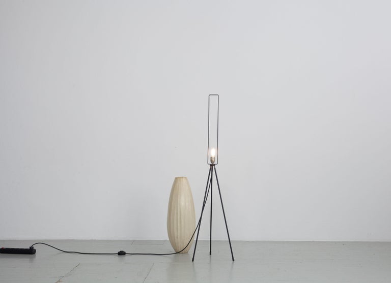 Cocoon shaped Three-legged floor lamp from the 60s in mid-century style ...