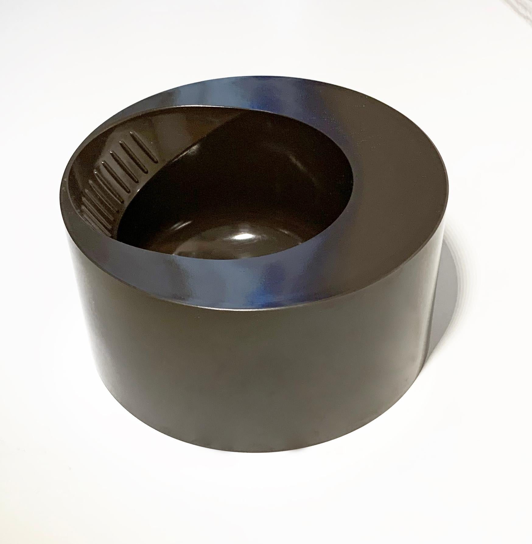 Important Collection of 8 Mid-century Bakelite/Melamine Ashtrays For ...