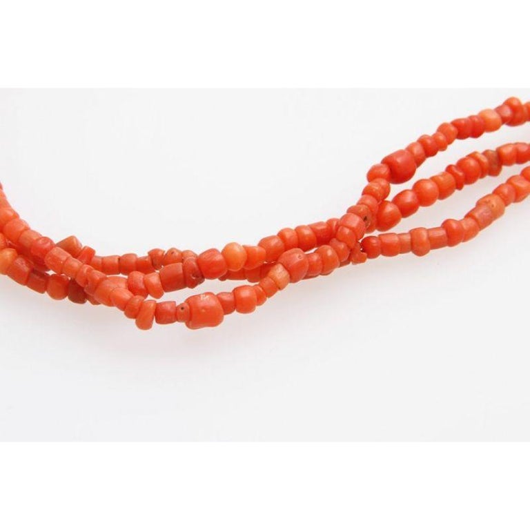 Collier Made of Different Coral Elements, Three-Row For Sale at 1stDibs
