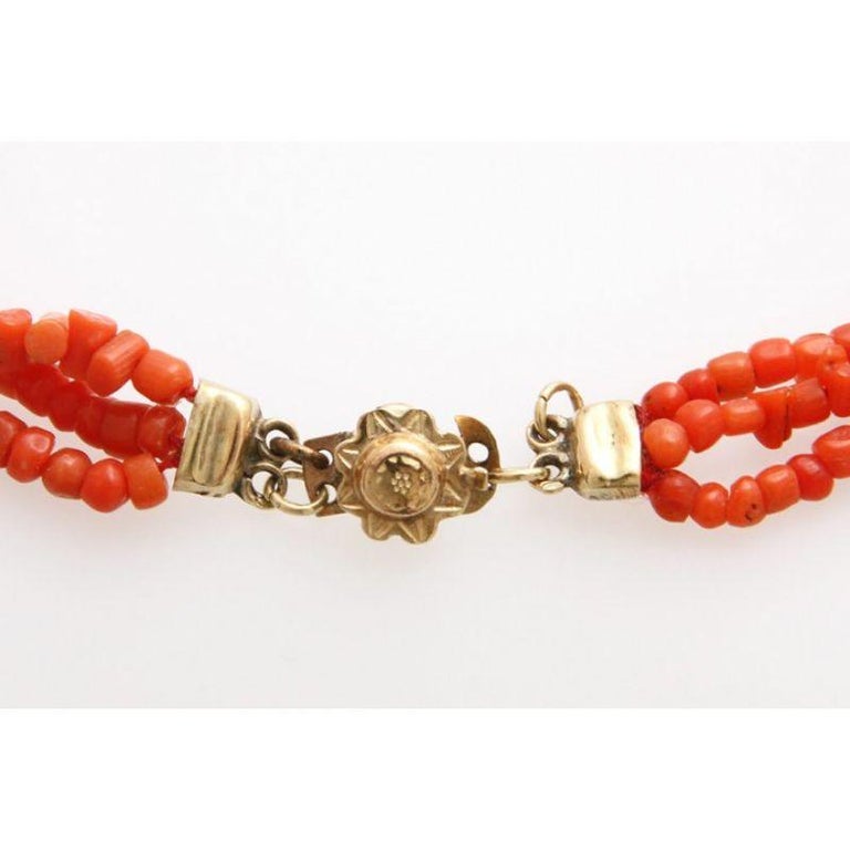 Collier Made of Different Coral Elements, Three-Row For Sale at 1stDibs
