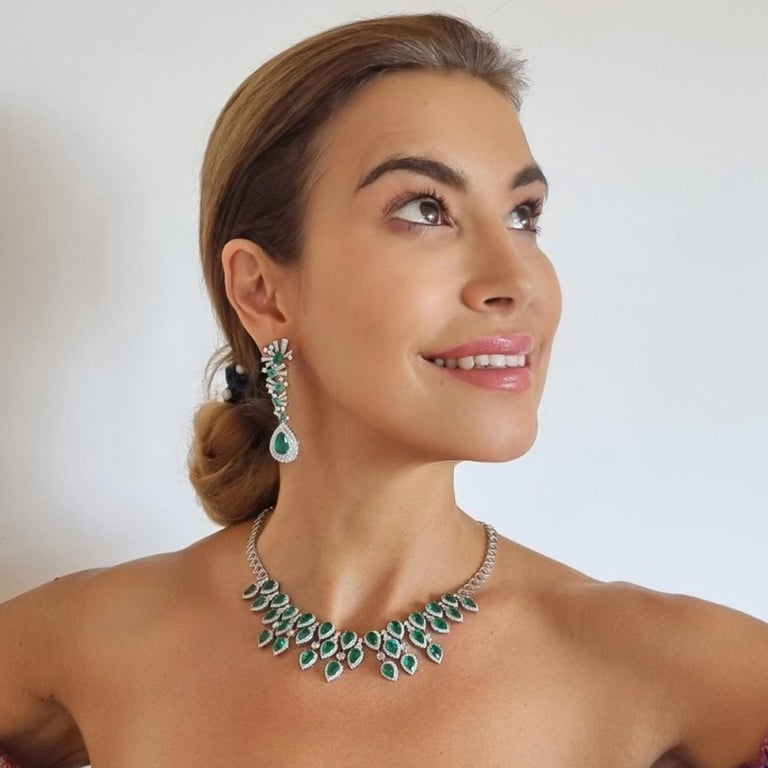 Colombian Emerald 28.84ct Necklace with Diamonds and White Gold For ...