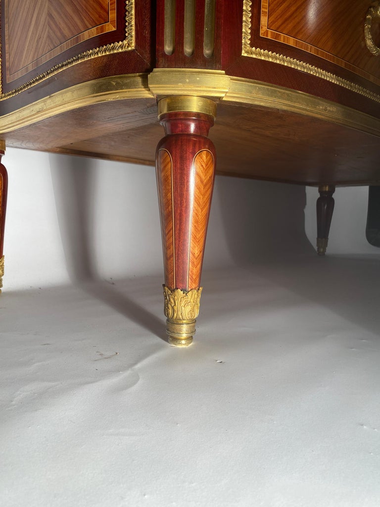 Commode De Style Louis XVI 'J.F Leleu' Collection Du Château De ...