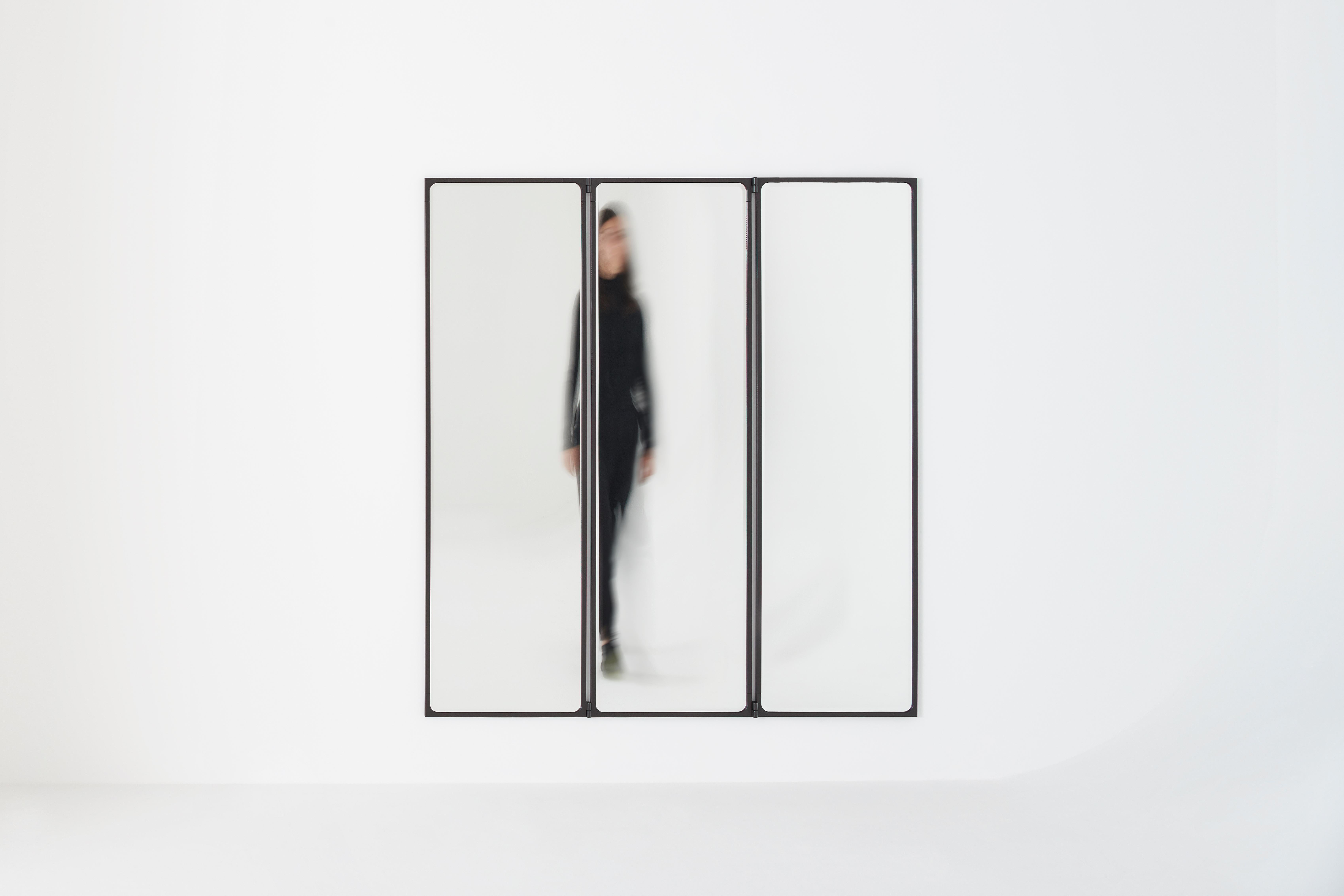 COMO Folding Triptych Mirrors by Edward Barber and Jay Osgerby for Glas ...