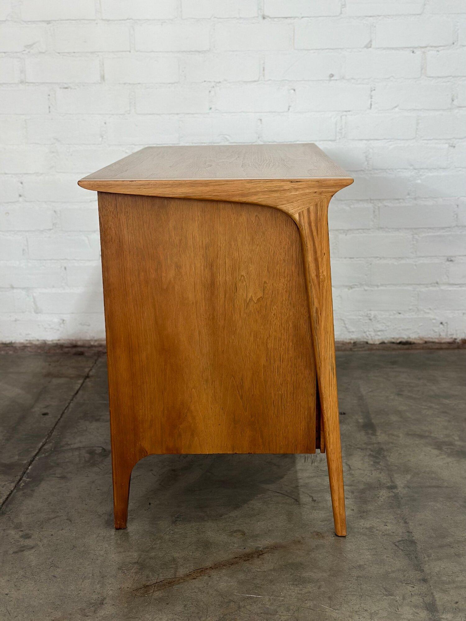 Compact desk by Drexel For Sale at 1stDibs