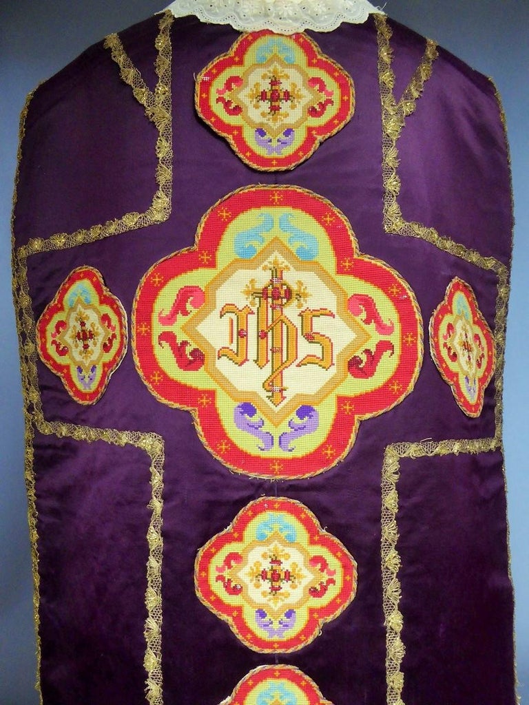 Complete Christian Embroidered chasuble set - Circa 1880/1920 at 1stDibs