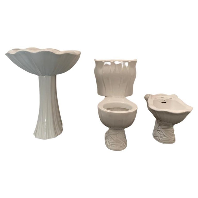 Conchiglia washbasin, toilet and bidet by Antonia Campi for Lavenite ...