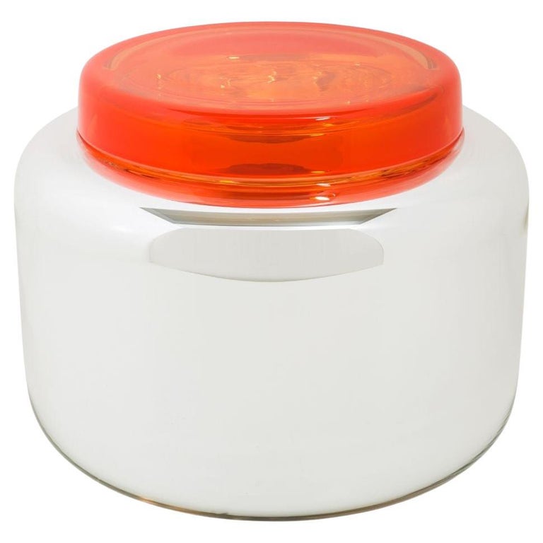 Rinderrote Vase und Schachtel aus Silber von Pulpo im Angebot bei 1stDibs