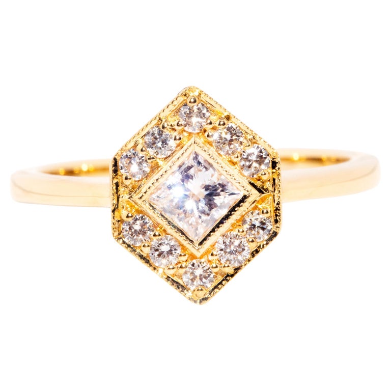 Contemporary 0.30 Carat Princess Cut Diamond 18 Carat Yellow Gold ...