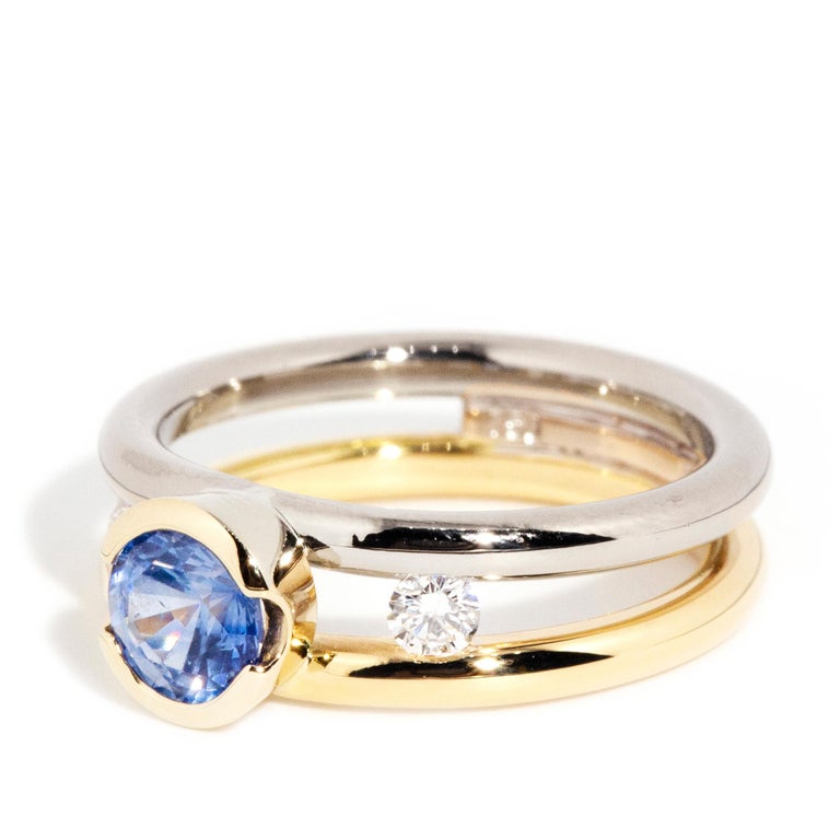 Contemporary 18 Carat Gold 0.88 Carat Ceylon Sapphire and Diamond ...