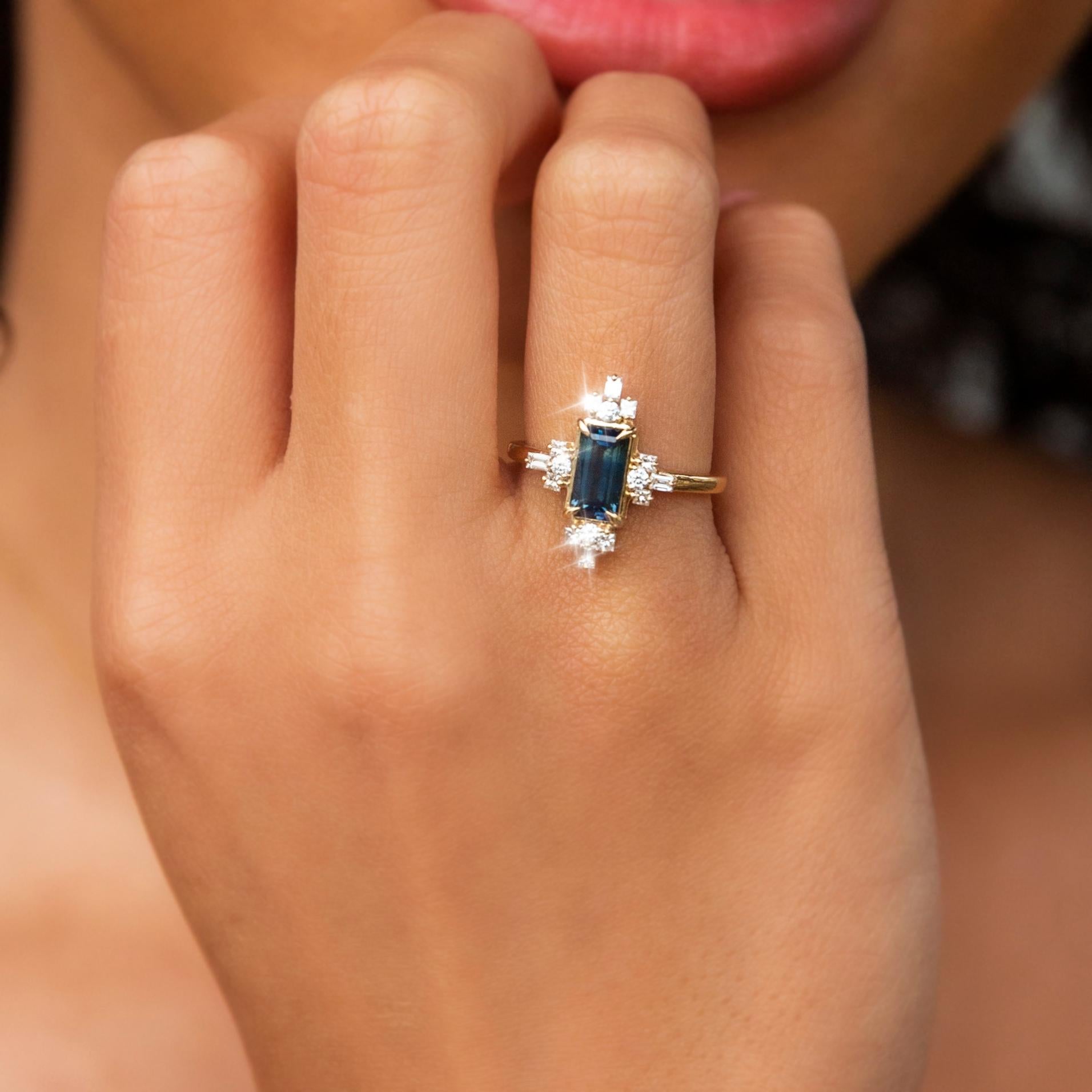 Contemporary 18 Carat Yellow Gold Blue Parti Sapphire and Diamond ...