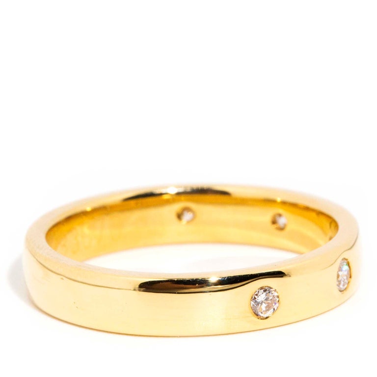 Contemporary 18 Carat Yellow Gold Hammer Set Round Brilliant Diamond ...