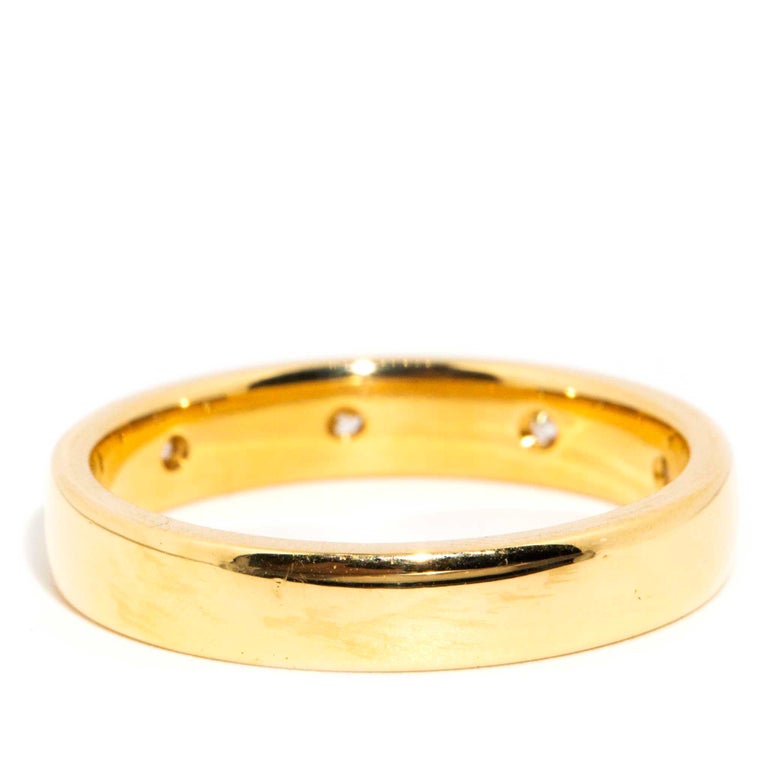 Contemporary 18 Carat Yellow Gold Hammer Set Round Brilliant Diamond ...