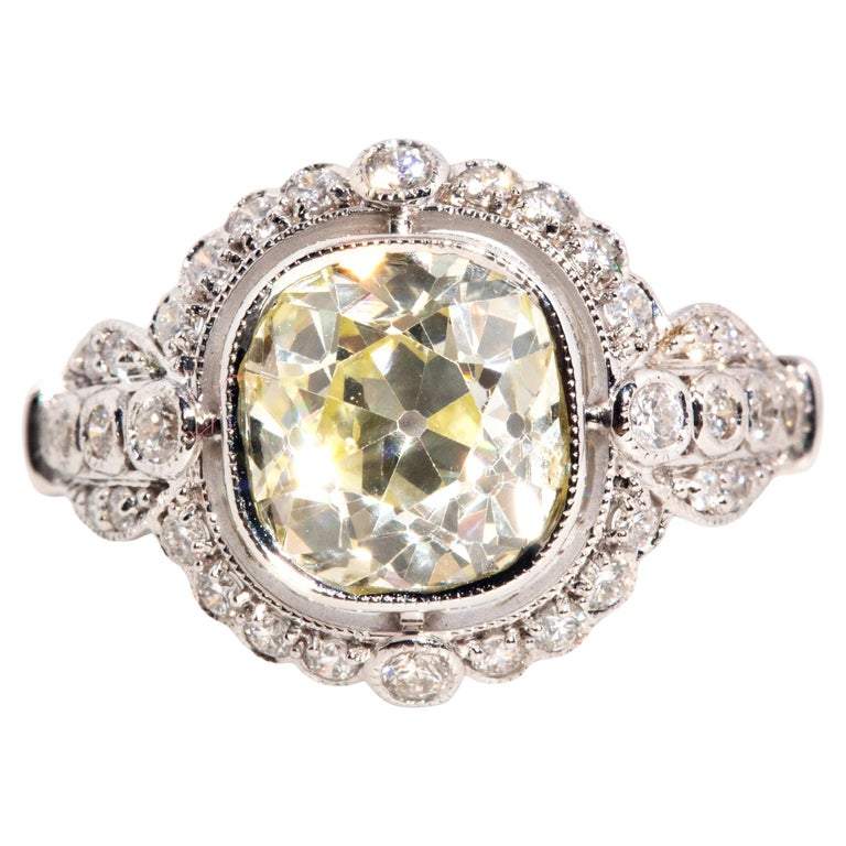 Contemporary 3.20 Carat Old Mine Cut Diamond Engagement Ring 18 Carat ...