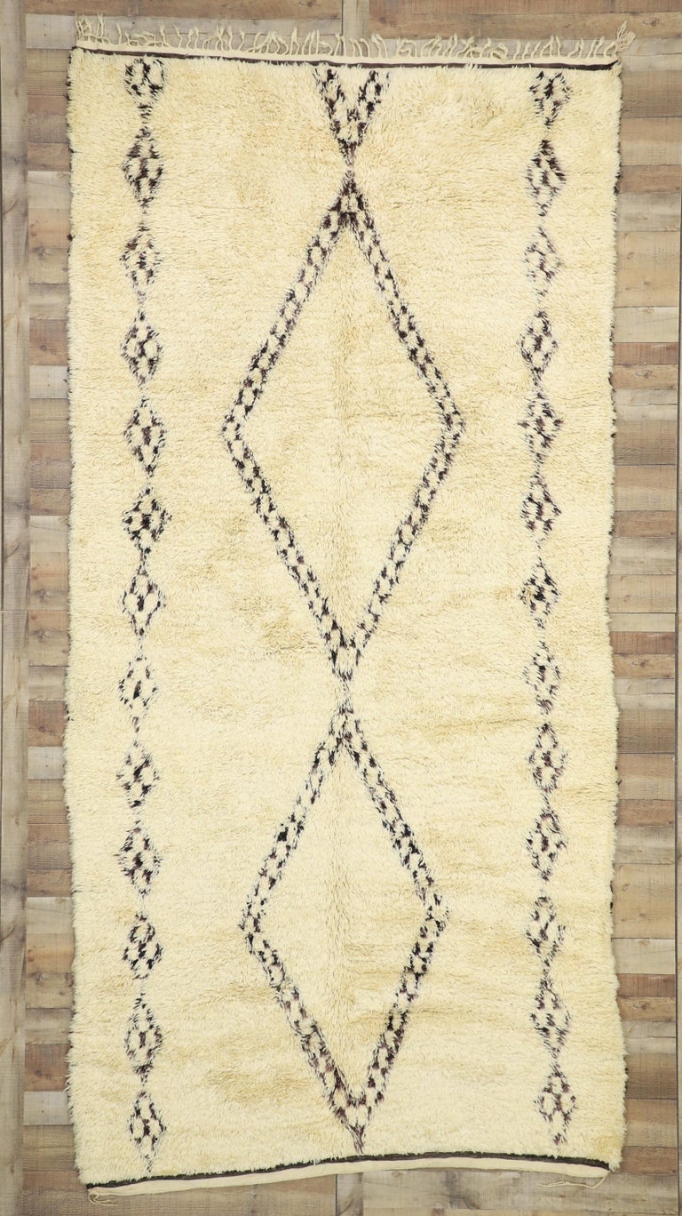 Contemporary Beni Ourain Moroccan Rug with Minimalist Style For Sale at ...