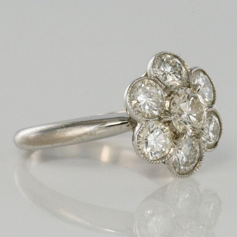 Contemporary Diamond 18 Karat White Gold Cluster Ring For Sale at ...
