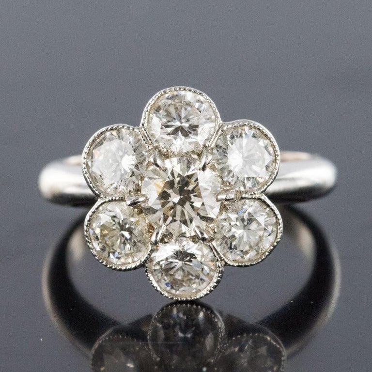 Contemporary Diamond 18 Karat White Gold Cluster Ring For Sale at ...