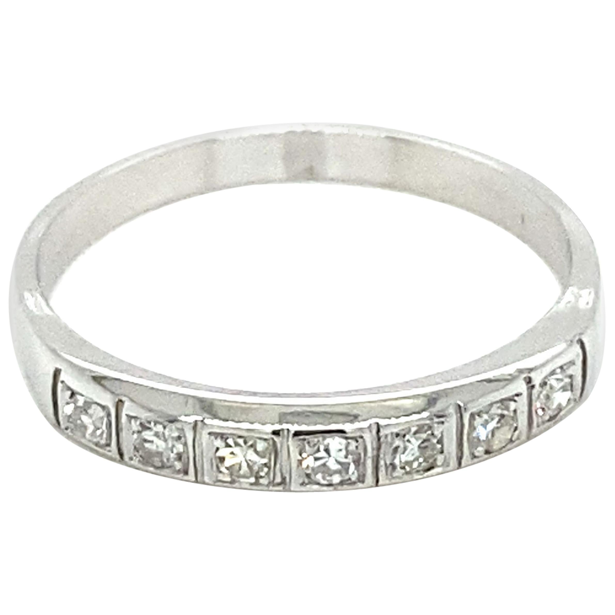 Contemporary Diamond Ring For Sale at 1stDibs