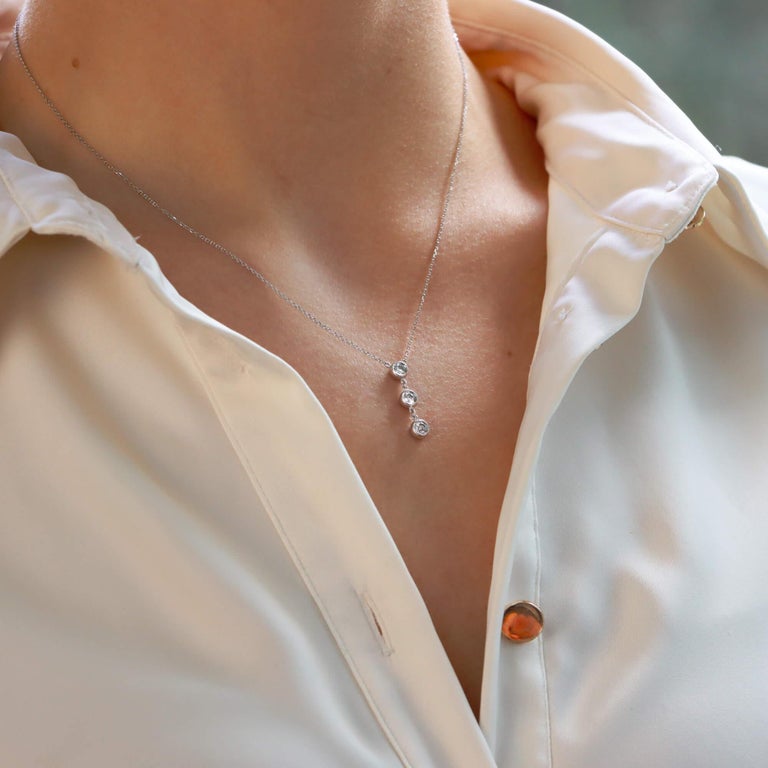 Contemporary Graduating Diamond Pendant in 14k White Gold For Sale at ...