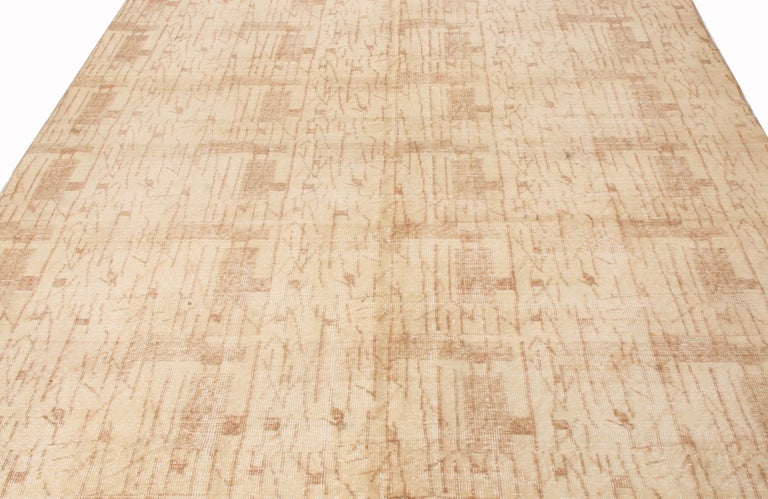 Contemporary Maze Design Geometric Beige Wool Rug For Sale at 1stDibs