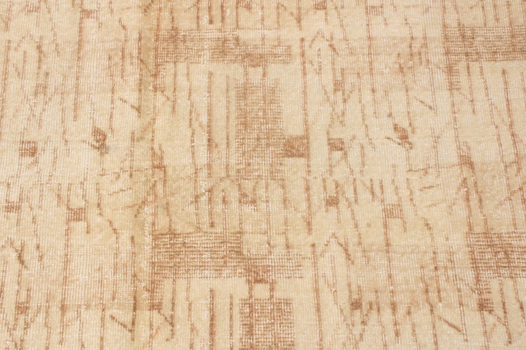 Contemporary Maze Design Geometric Beige Wool Rug For Sale at 1stDibs