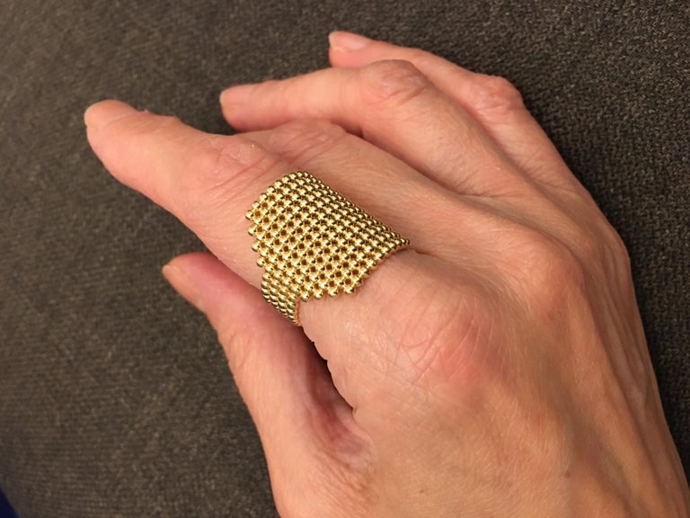 Contemporary Mesh Gold Ring in 18kt Yellow Gold For Sale at 1stDibs